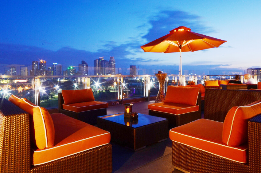 Sky Deck View Bar - Blue Horizons Travel